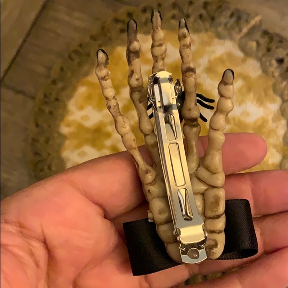Halloween | Accessories | Creepy Halloween Skeleton Hand Hair Clip ...